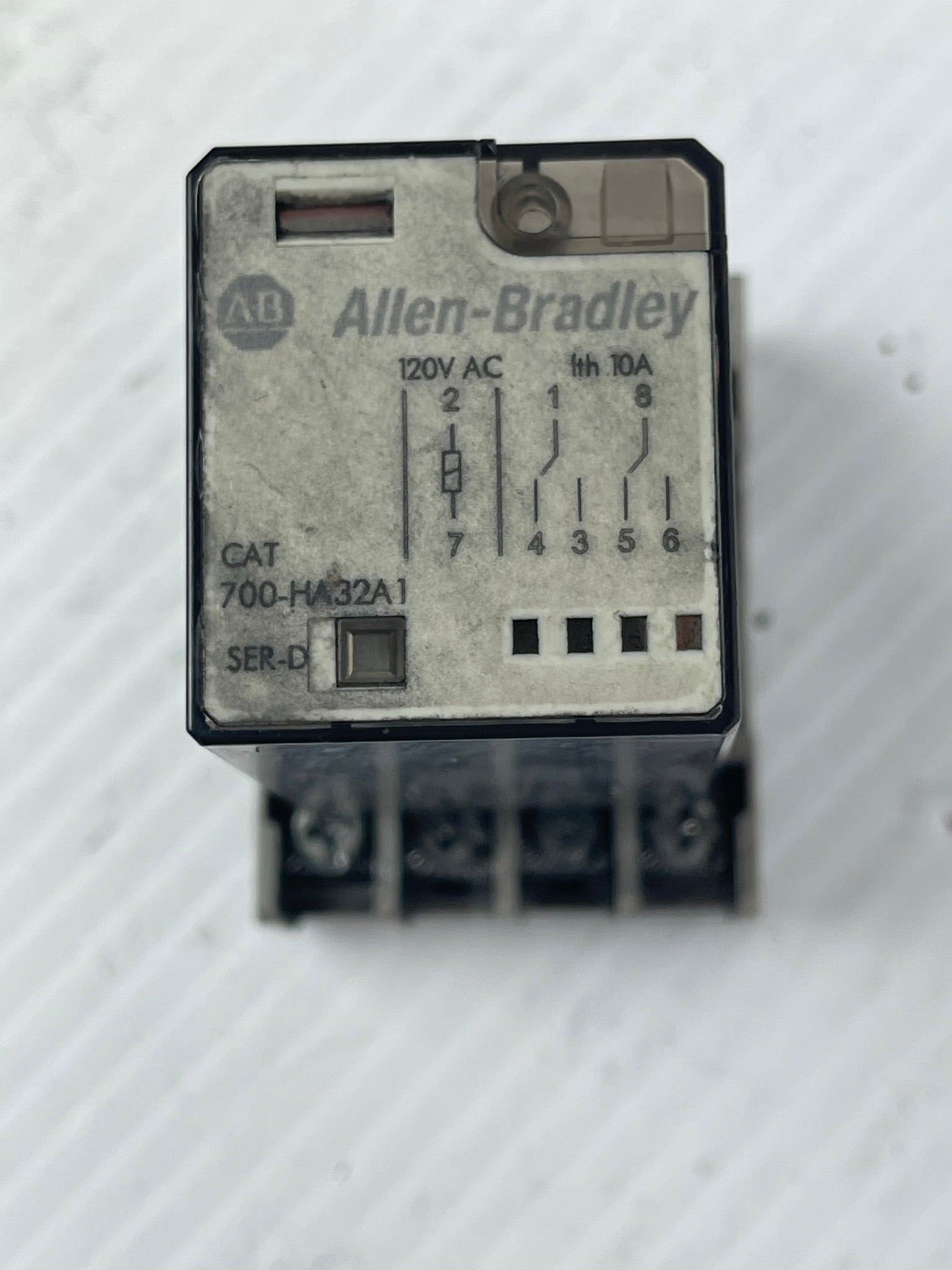 Allen-Bradley 700-HA32A1 Series D Relay and 700-HN125 Series A Base ...