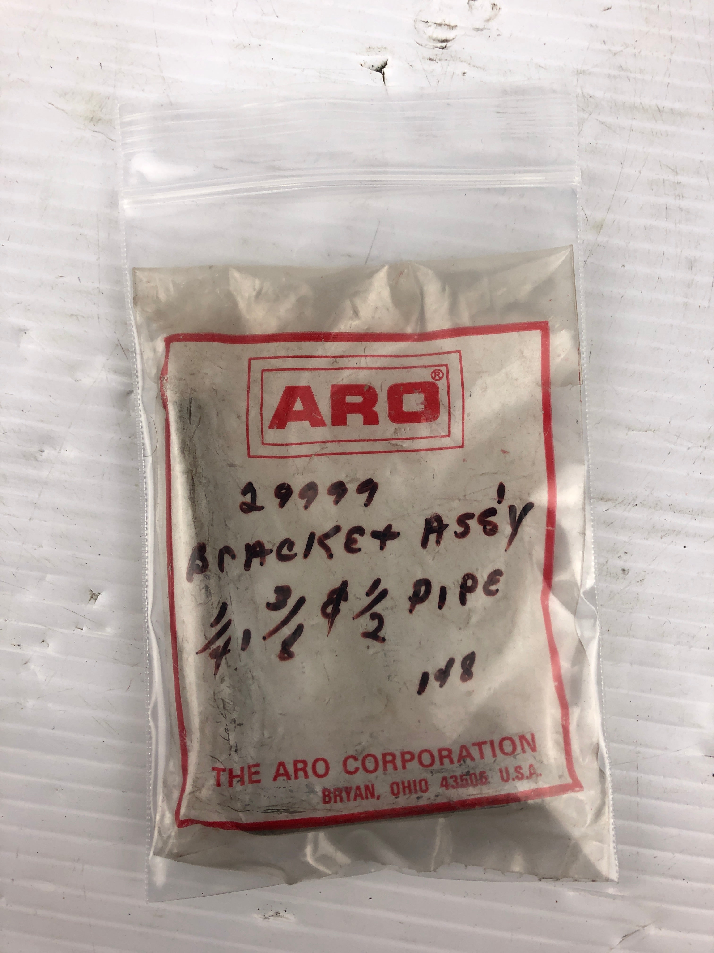 ARO 29999 Bracket Assembly 1/4" 3/8" 1/2" Pipe 148