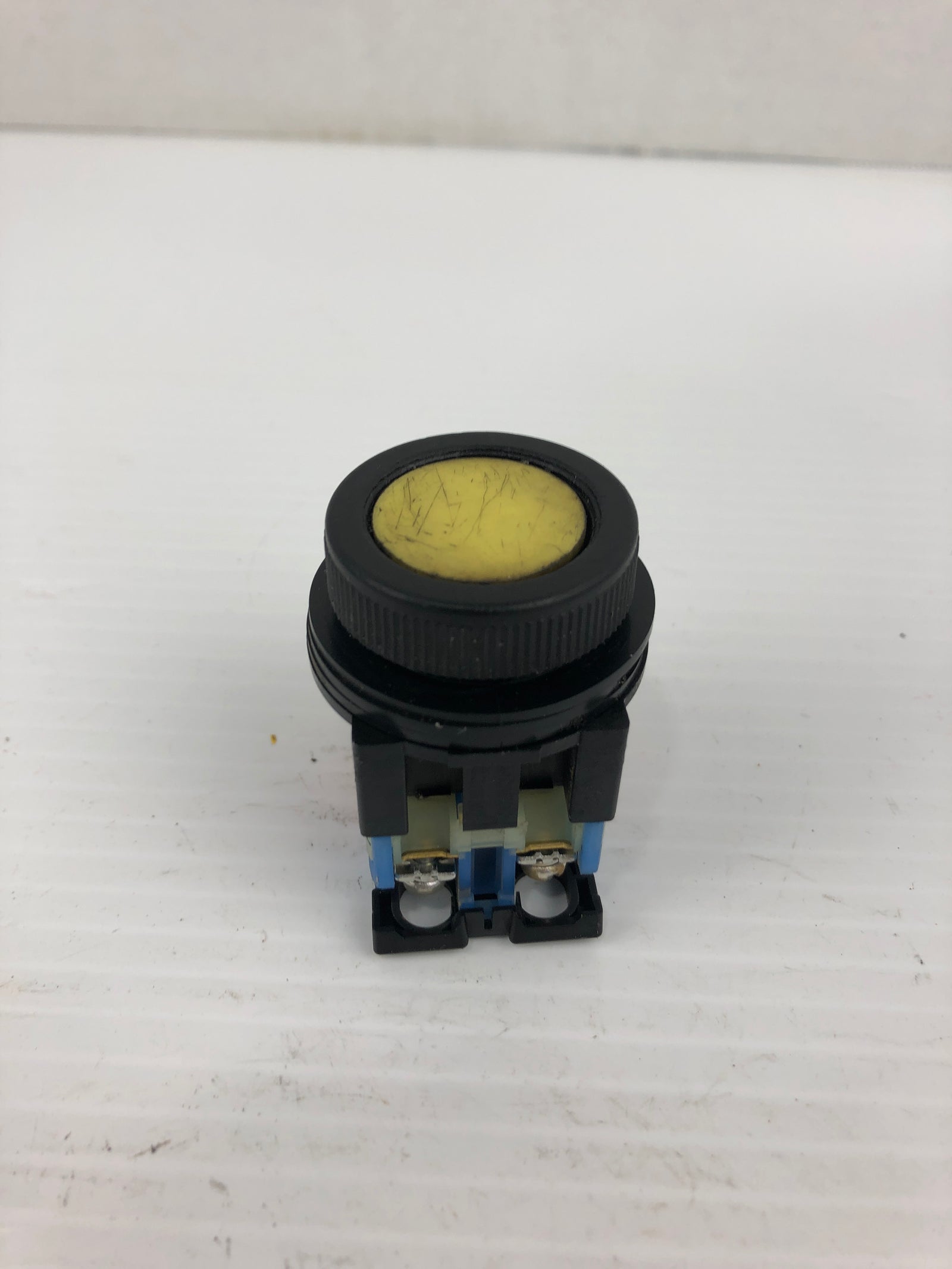 Fuji Electric AR30F0R Yellow Push Button – Metal Logics, Inc.
