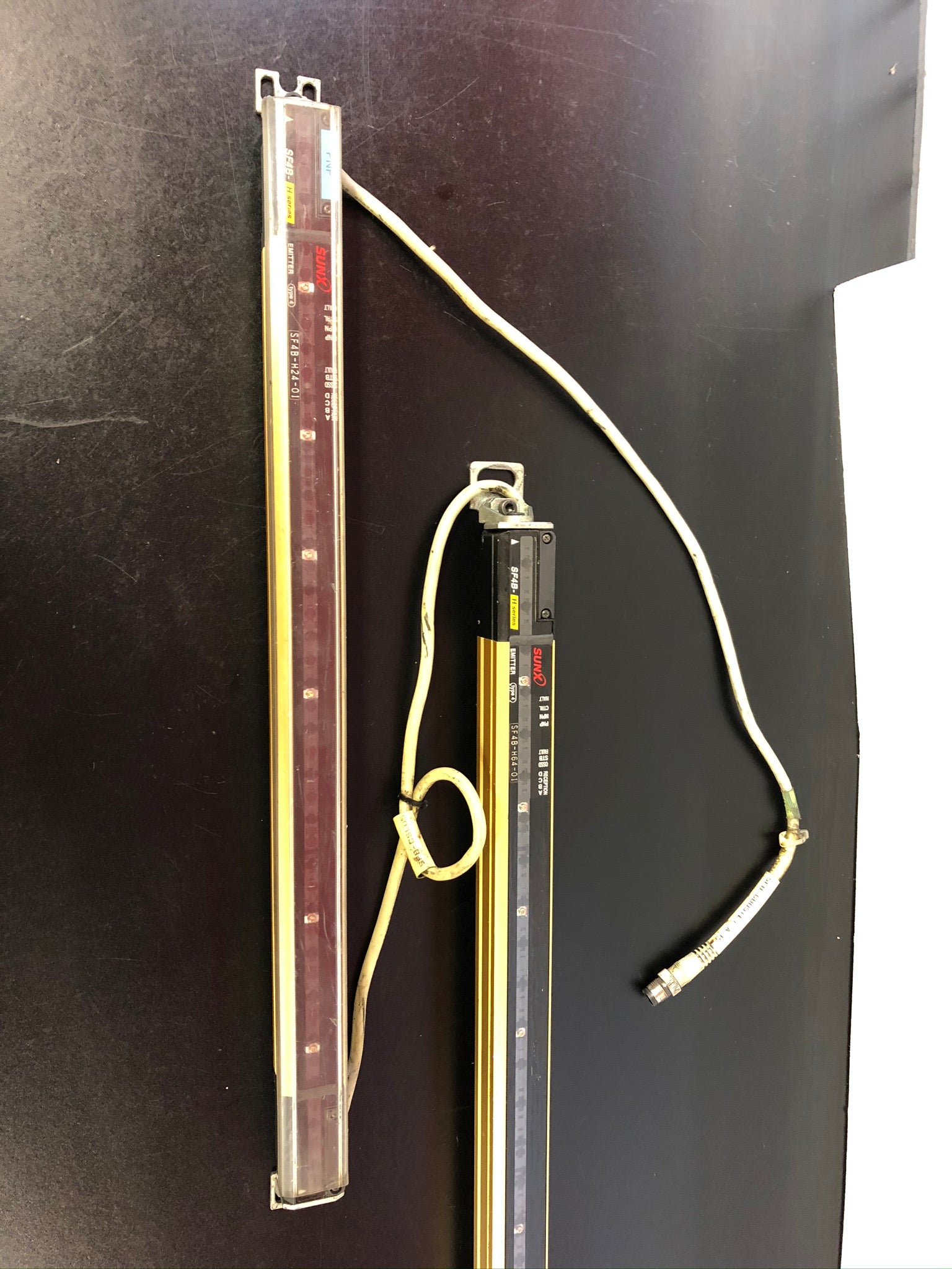 SunX SF4B-H64-01 E Emitter SF4B-H24-01 E Safety Light Curtain Type 4 H Series – Metal Logics, Inc.