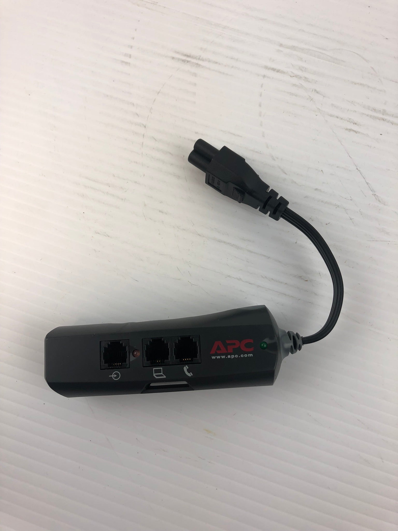 APC PNOTEPRO3 Mobile Surge Protector